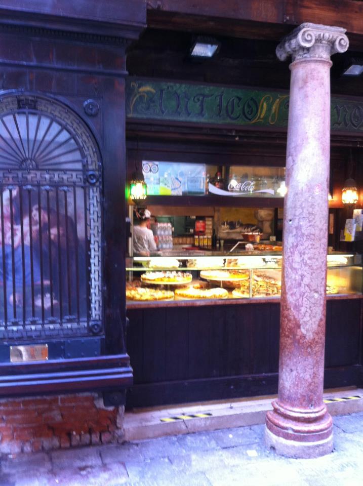 Pizzeria antico forno Pizzerie Venezia 30125 by overplace