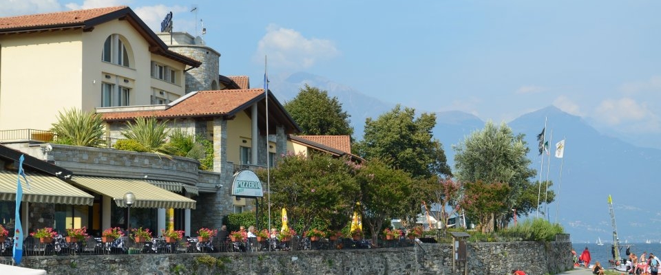 Hotel Lumin Alberghi Cremia 22010 by overplace